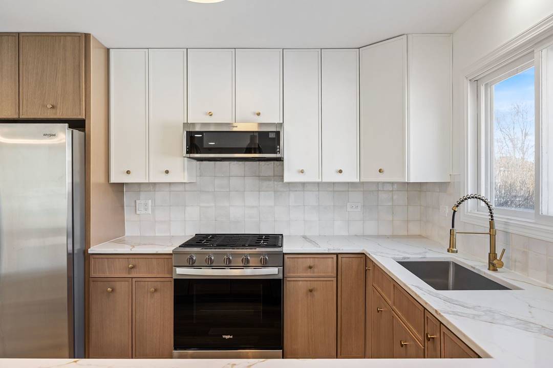 800 Big Bear, Cary, IL 60013