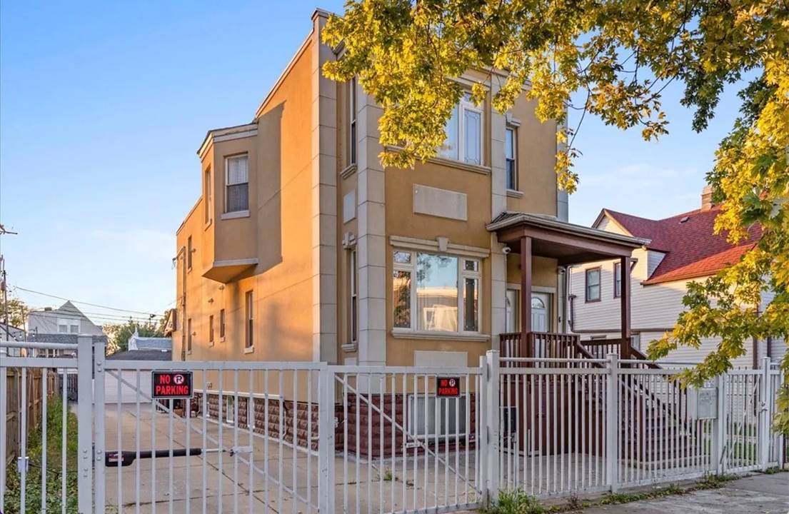 2028 N Hamlin, Apt 2, Chicago, IL 60647 - Logan Square