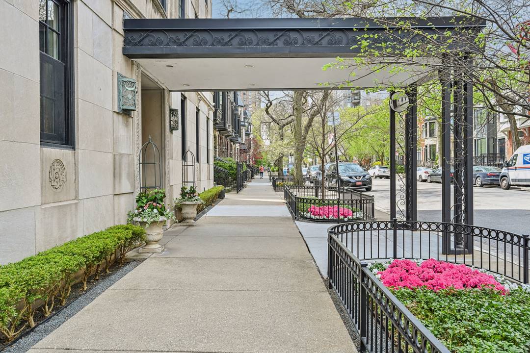 73 E Elm, Unit 12D, Chicago, IL 60611 - Gold Coast