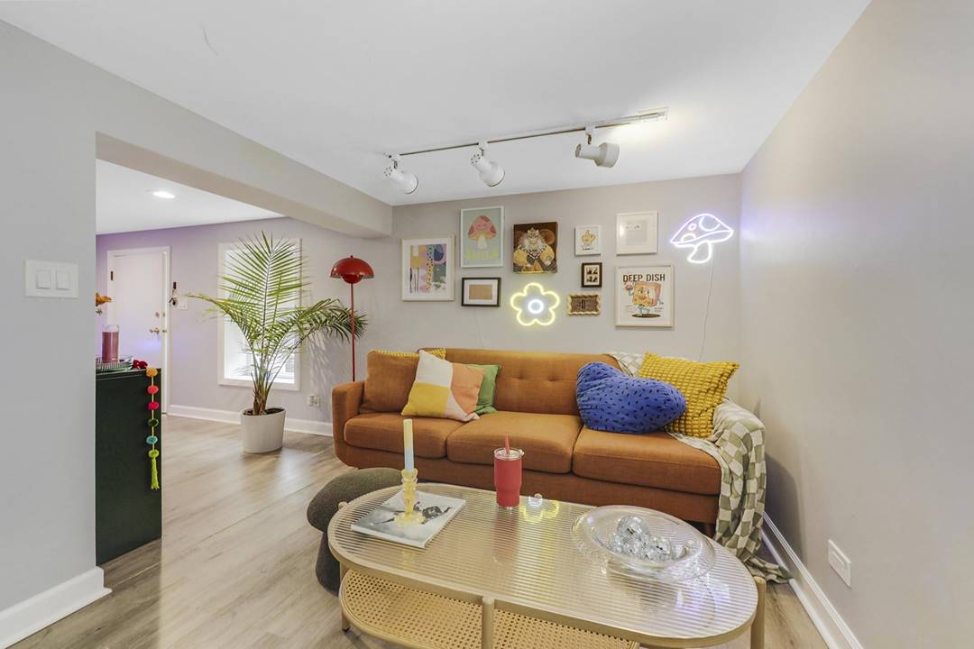 3007 N Ashland, Apt CHG, Chicago, IL 60657 - Lakeview