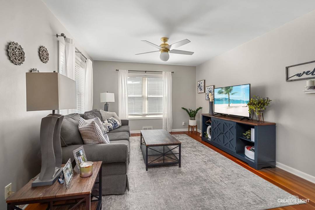 1606 Clark, Dekalb, IL 60115