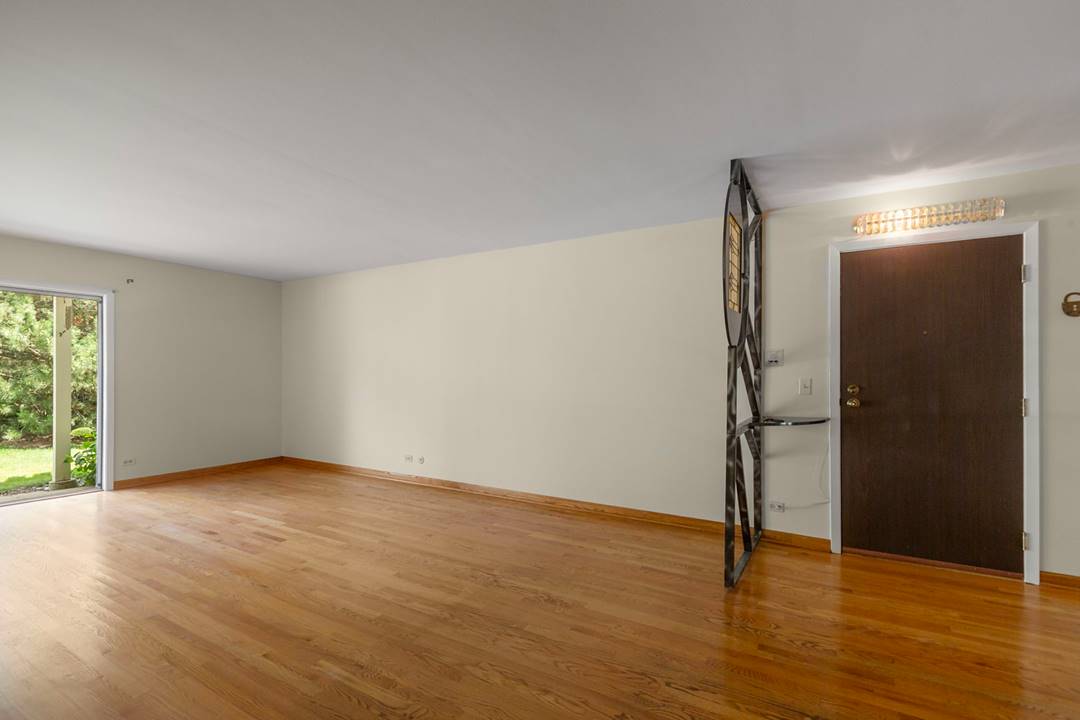 235 Blossom, Unit 235, Buffalo Grove, IL 60089